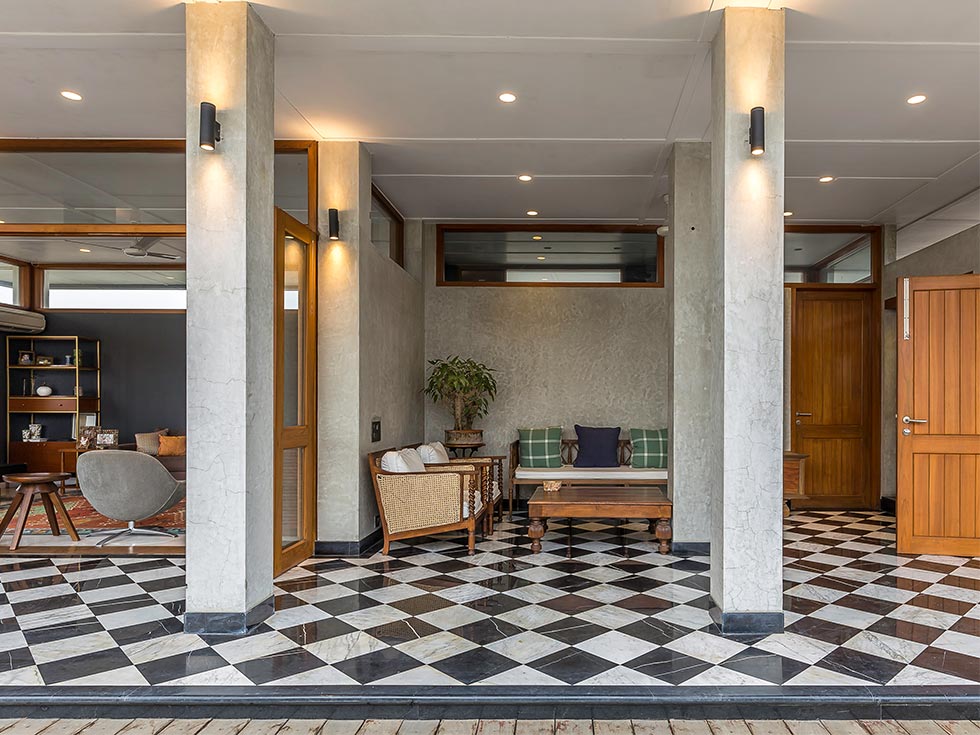 Inspiring front pillar tile designs