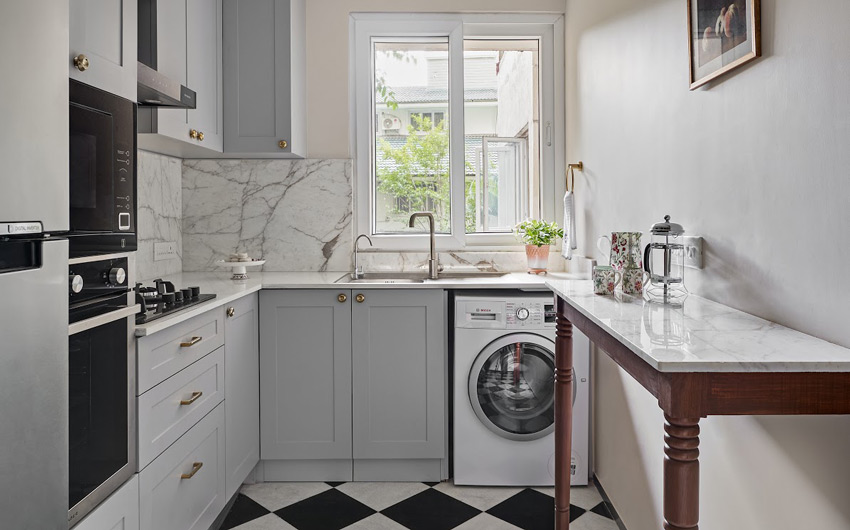 Interior Semi Modern Kitchen